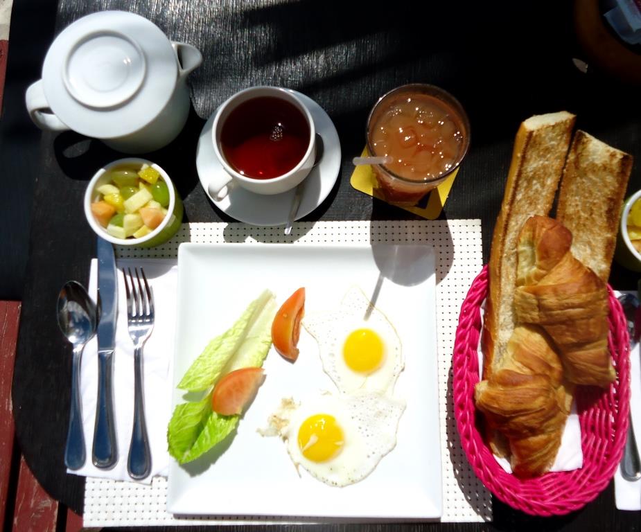 Breakfast On The Beach (Sint Maarten) - Blog Bordelaise By Mimi