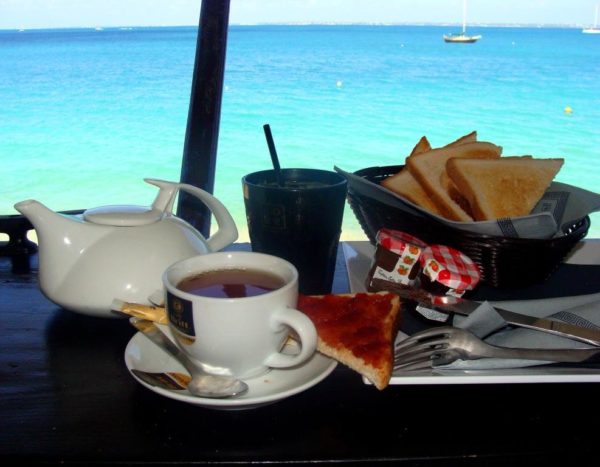Breakfast On The Beach (Sint Maarten) - Blog Bordelaise By Mimi